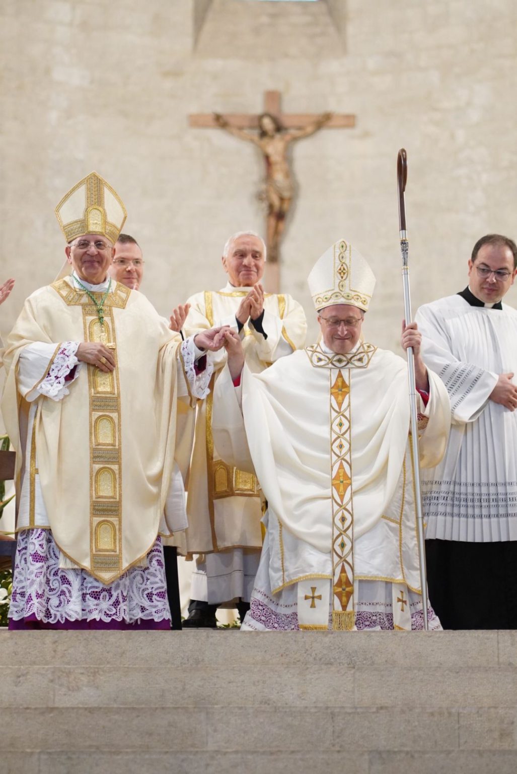 Ordinazione Episcopale di Mons. Domenico Beneventi – Arcidiocesi di ...